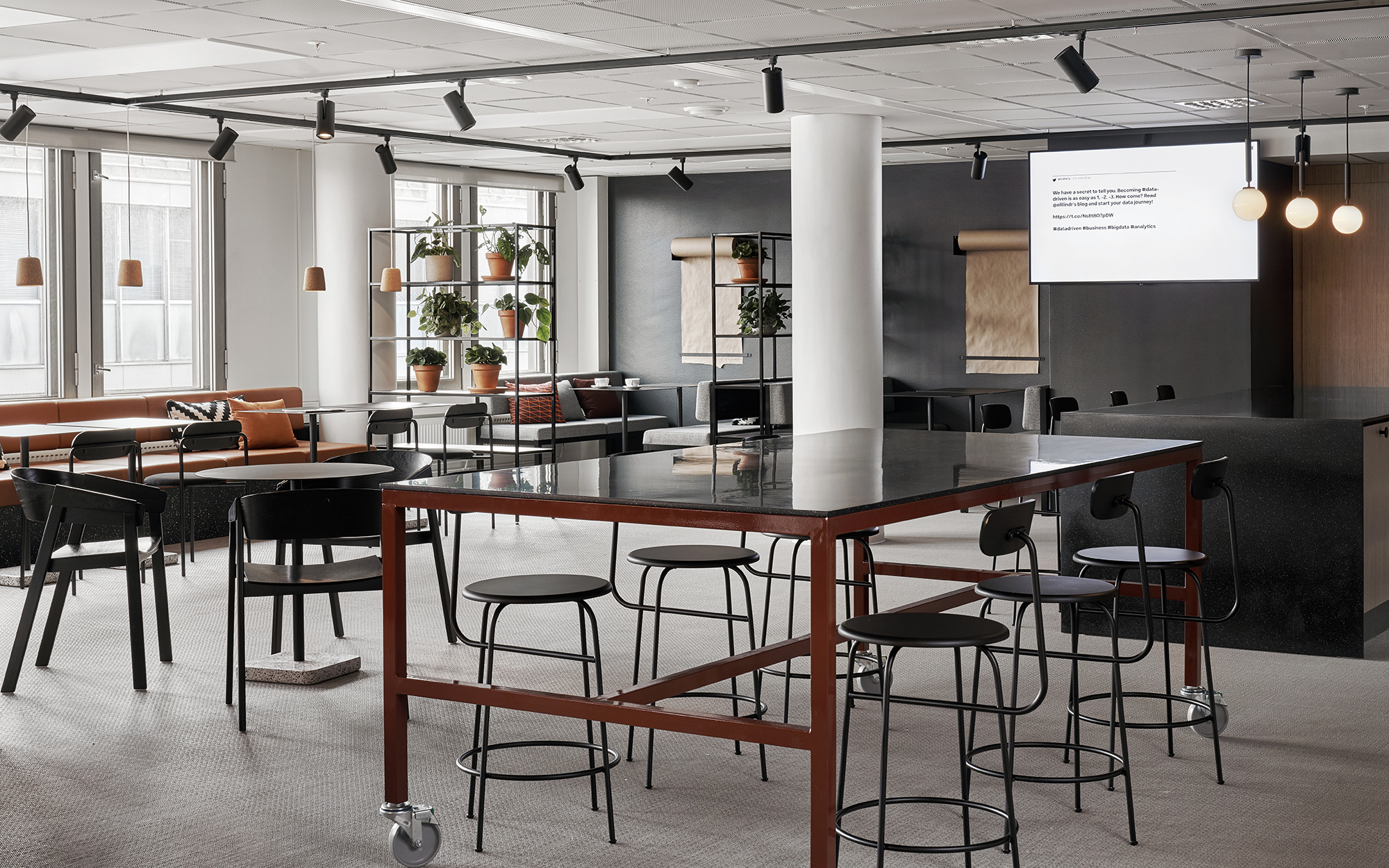 Koti monitilatoimistoksi (ja kouluksi, päiväkodiksi, lounasravintolaksi ...